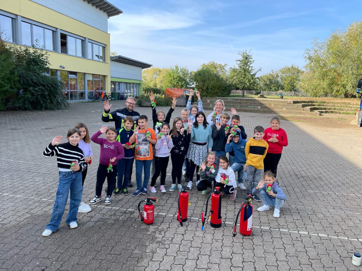 Feuerwehr hautnah: Praktischer Brandschutzunterricht an unserer Schule ...